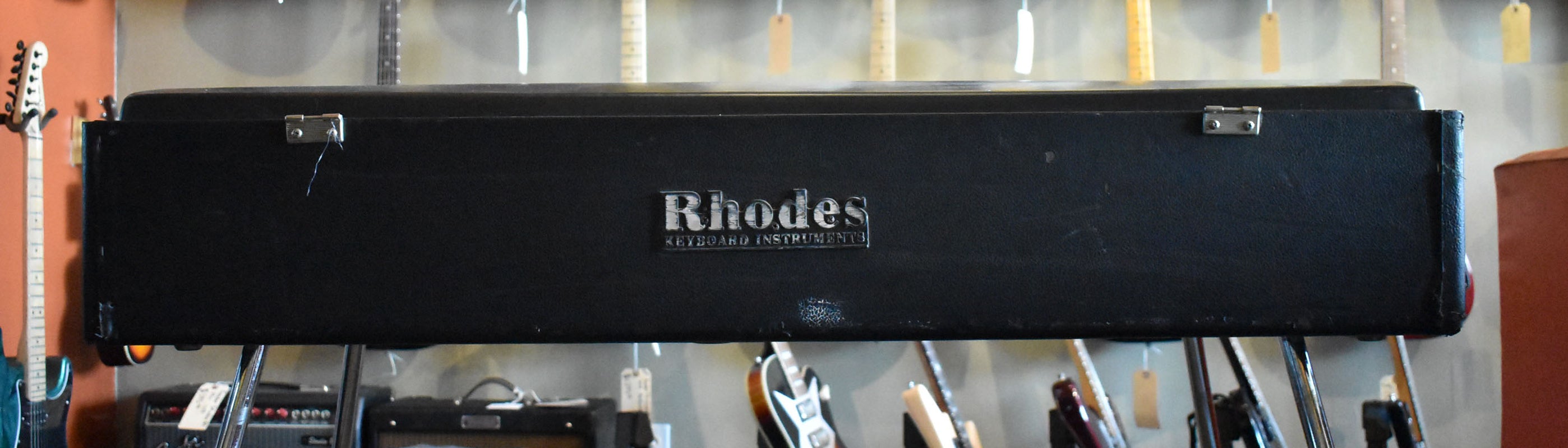 1975 Rhodes MKI Stage Piano 73 – Imperial Vintage Guitars