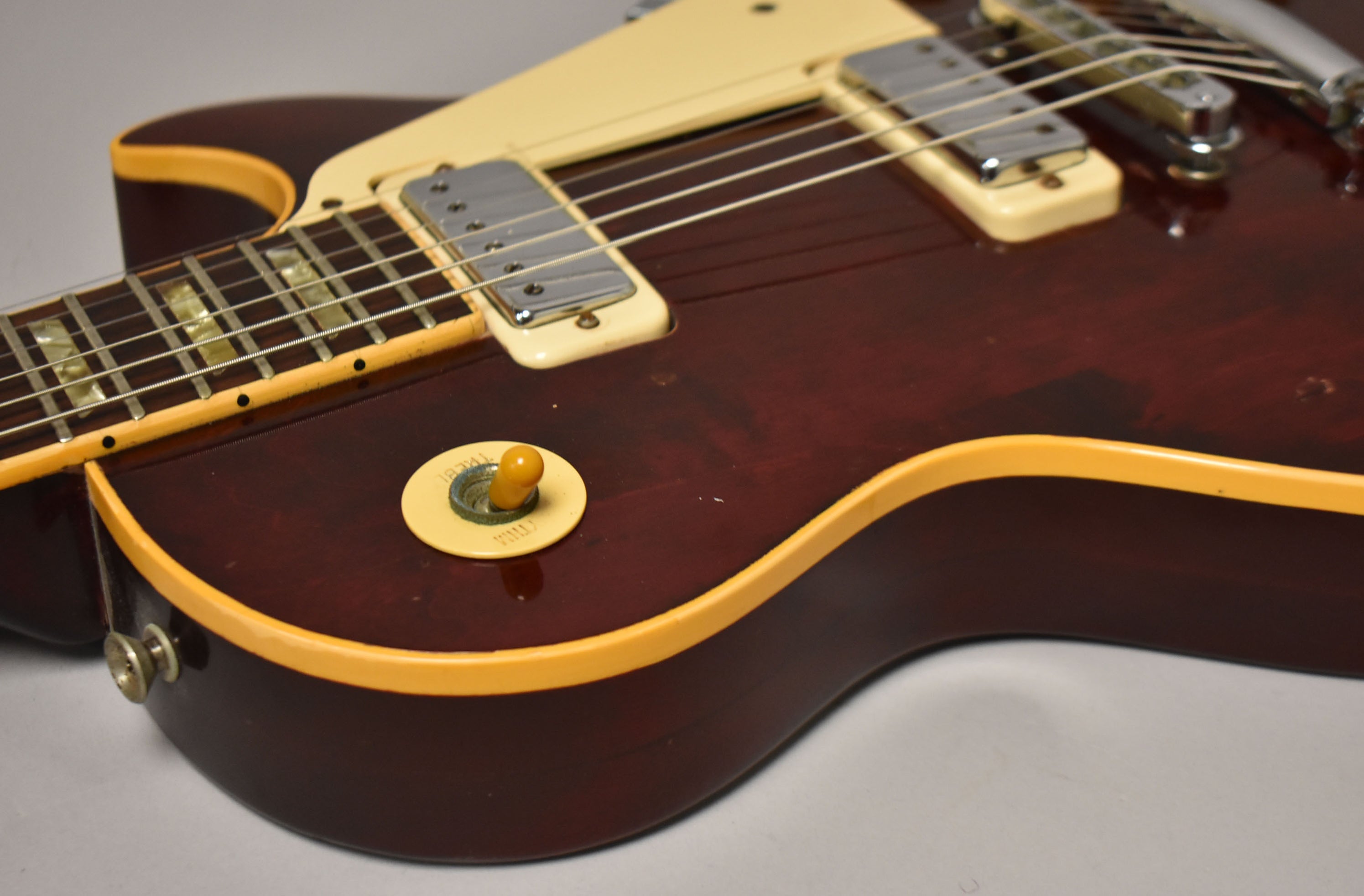 1975 Gibson Les Paul Deluxe Wine Red w/OHSC – Imperial Vintage Guitars