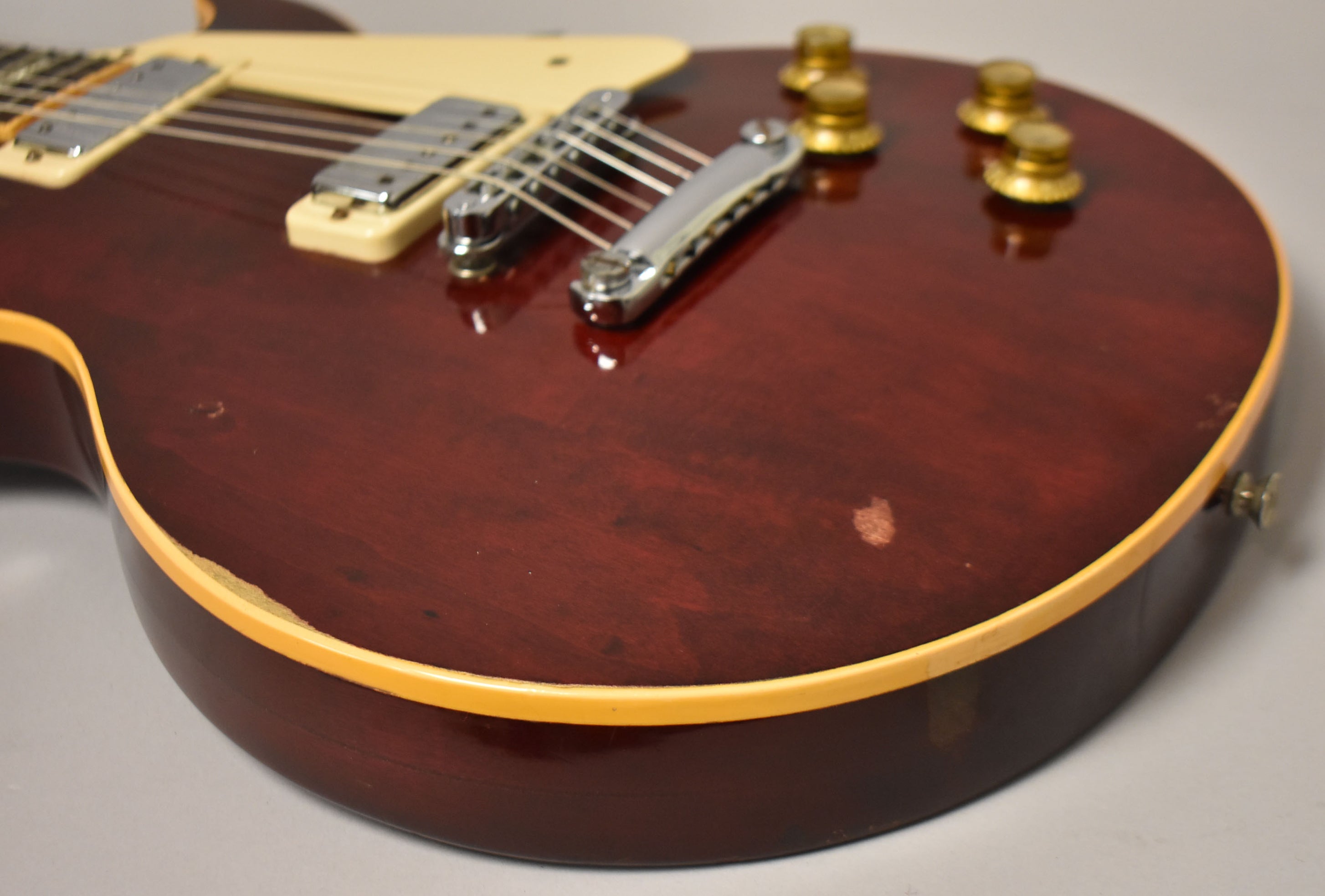 1975 Gibson Les Paul Deluxe Wine Red w/OHSC – Imperial Vintage Guitars