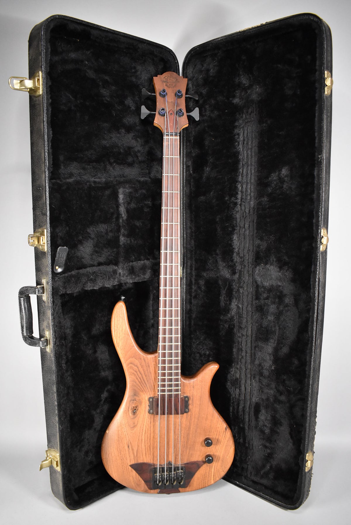 4-String – Imperial Vintage Guitars