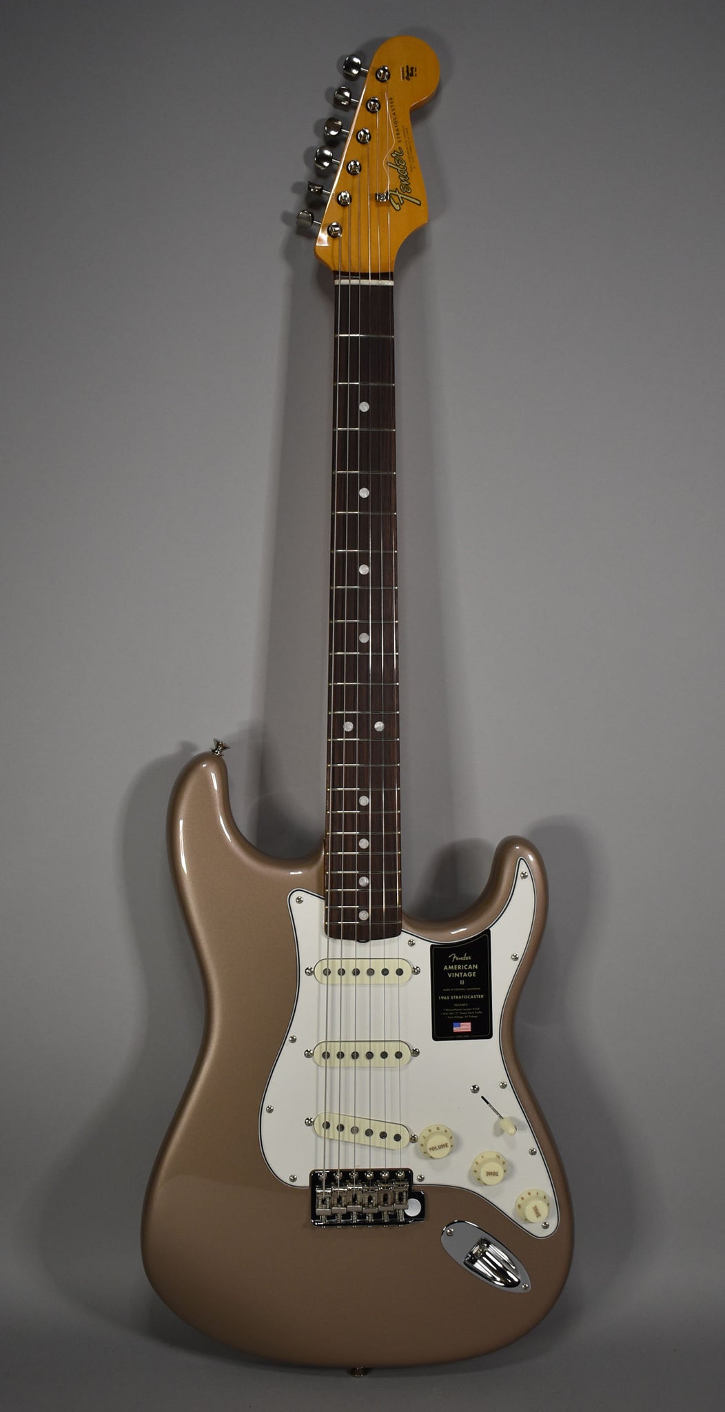 2025 Fender American Vintage II '65 Stratocaster | Shoreline Gold Fini ...