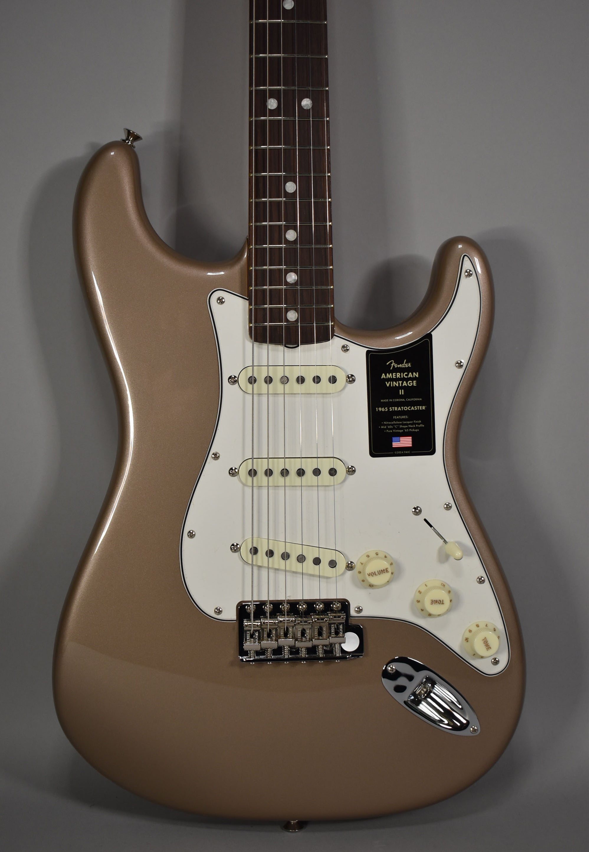 2025 Fender American Vintage II '65 Stratocaster | Shoreline Gold Fini ...