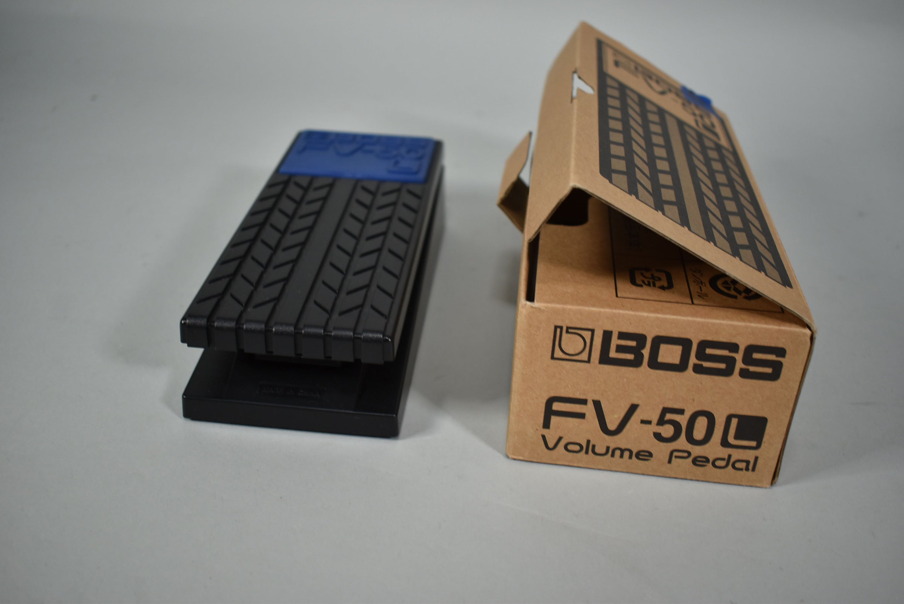Boss FV50L Stereo Volume Effects Pedal – Imperial Vintage Guitars