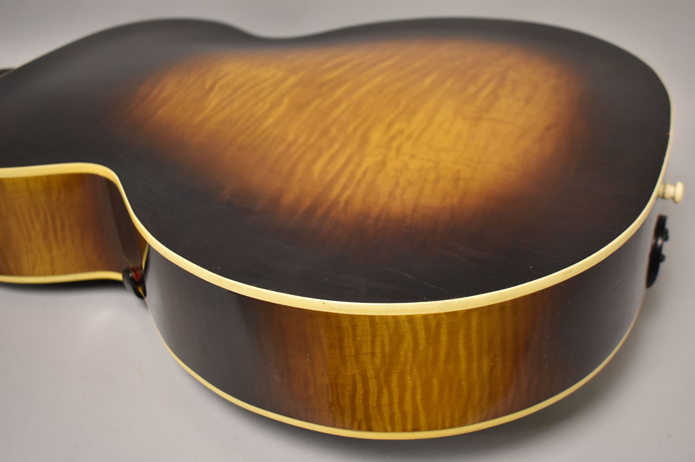 1940s Vega C-66 Archtop Acoustic Sunburst w/OHSC – Imperial Vintage Guitars