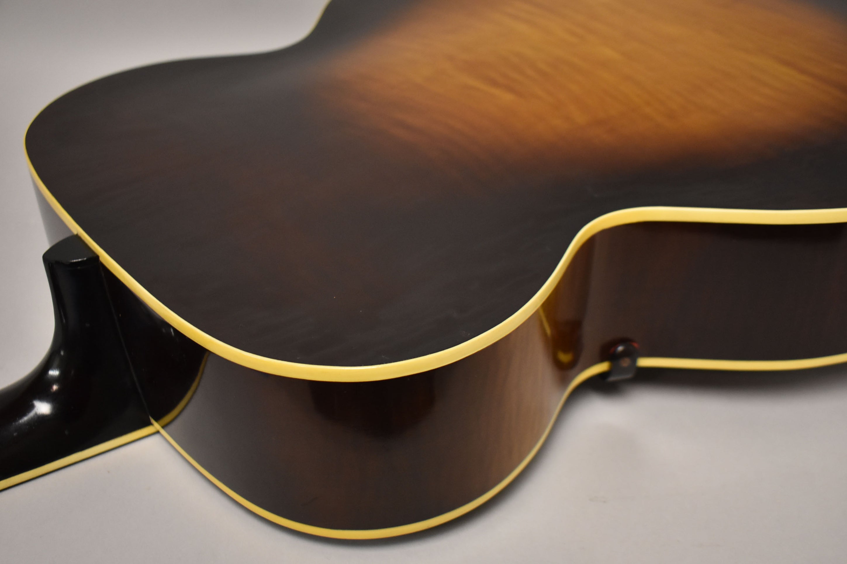 1940s Vega C-66 Archtop Acoustic Sunburst w/OHSC – Imperial Vintage Guitars