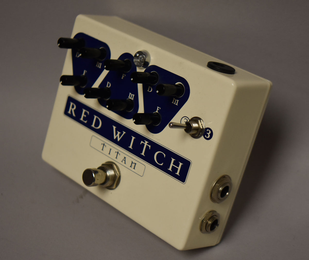 Red Witch Titan Triple Delay Pedal – Imperial Vintage Guitars