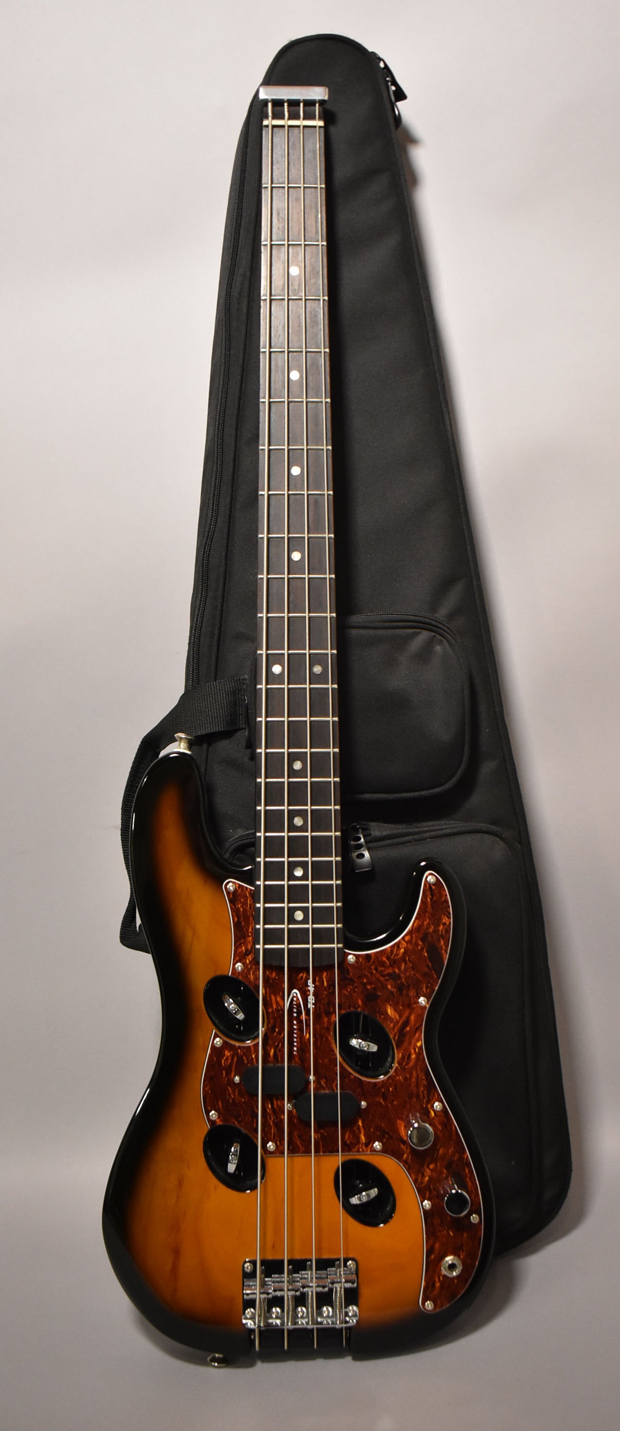 Traveller Guitar TB-4P Bass Sunburst w/Gig Bag – Imperial Vintage Guitars