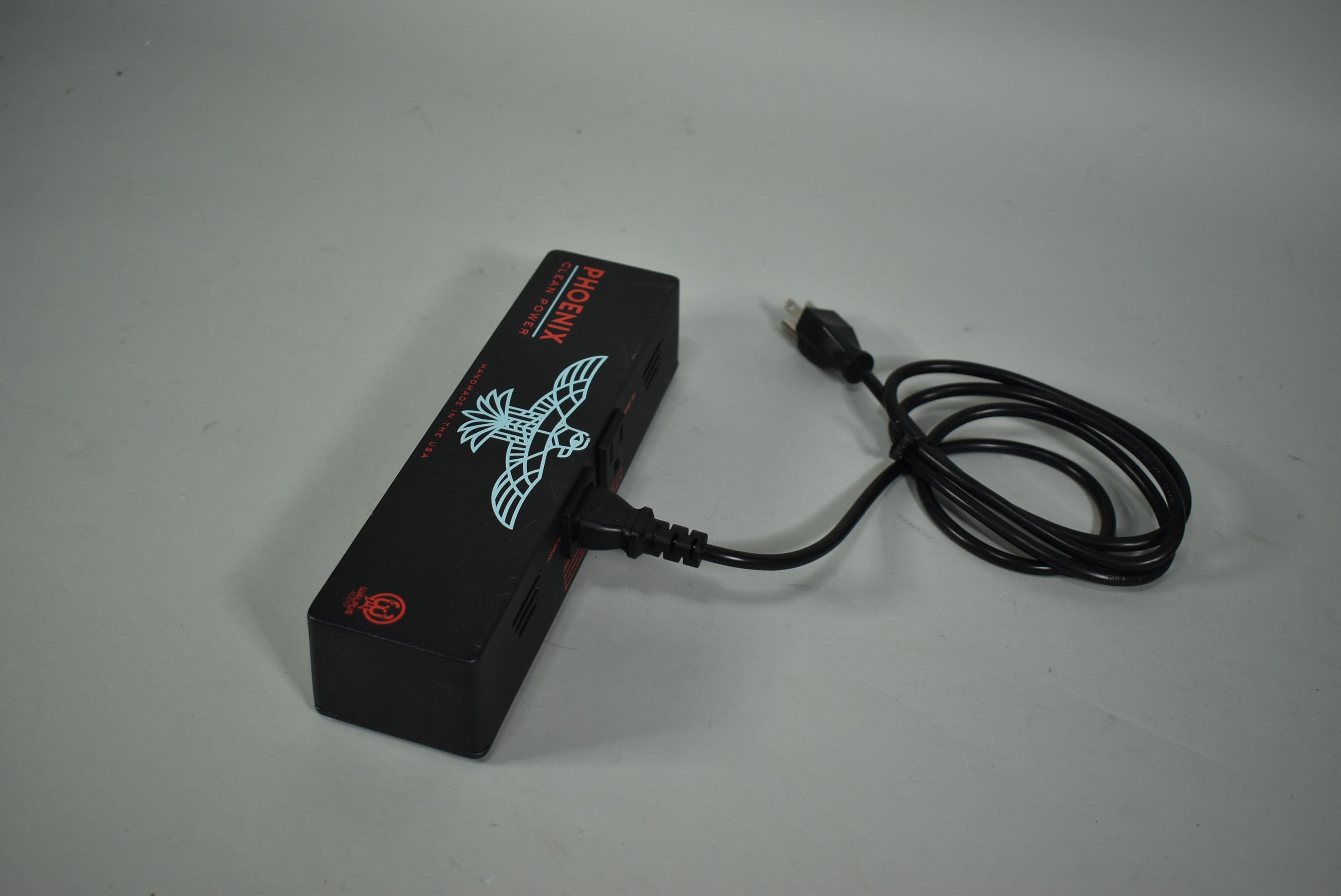 Walrus Audio Phoenix Pedal Power Supply – Imperial Vintage Guitars