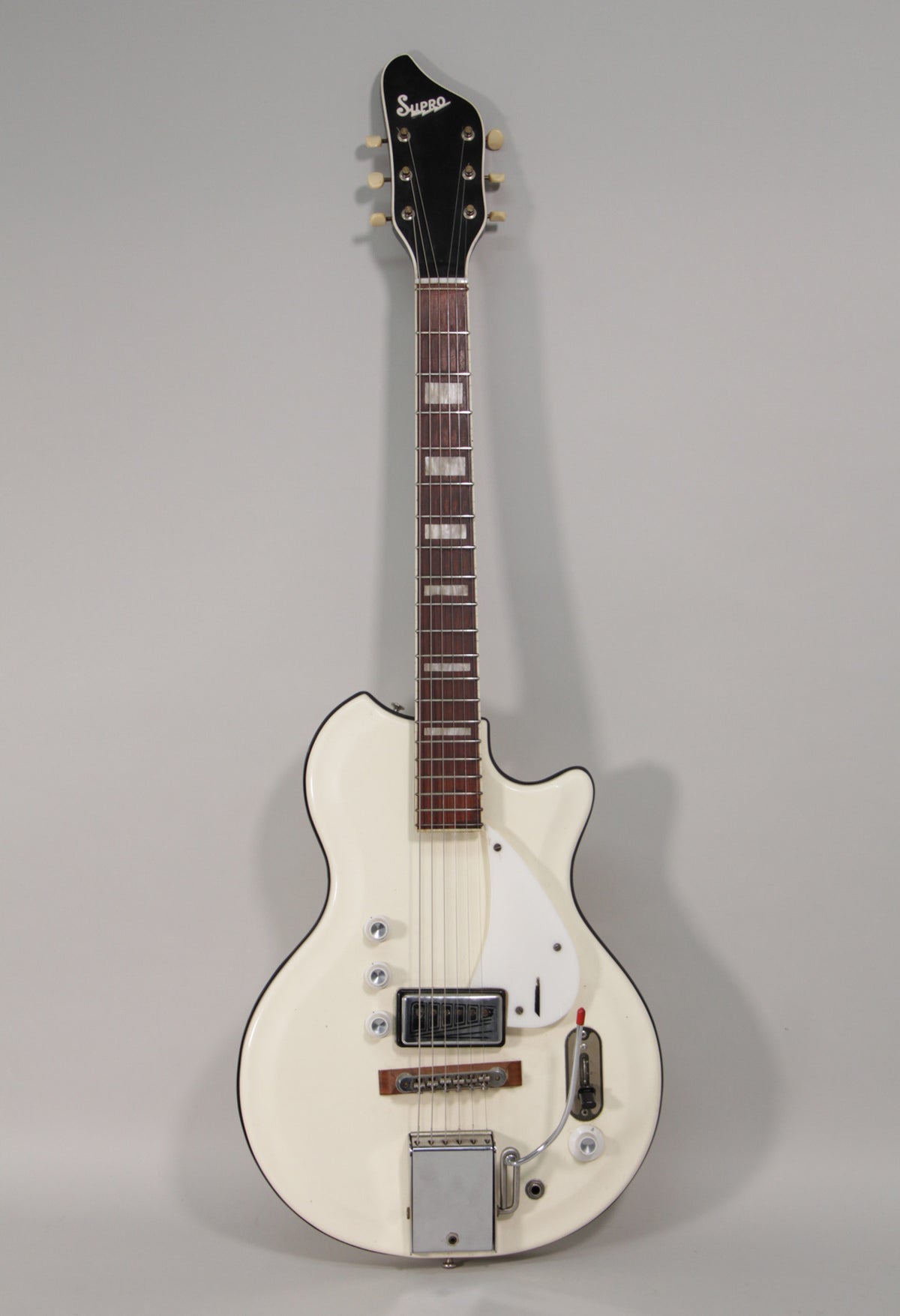 Electric Guitars – Page 4 – Imperial Vintage Guitars