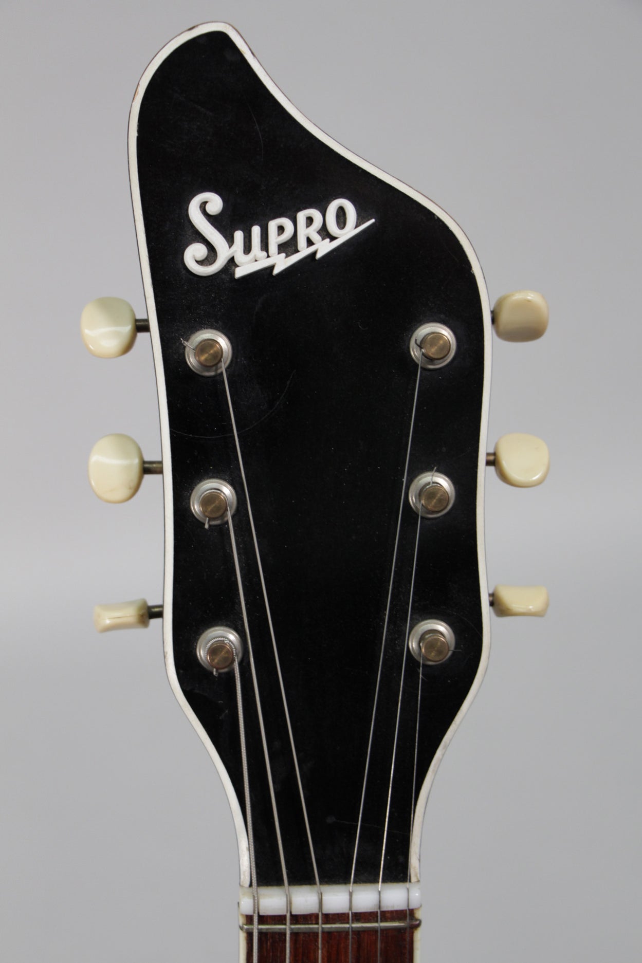 1965 Supro Holiday Res-O-Glass White Finish Vintage Electric Guitar ...