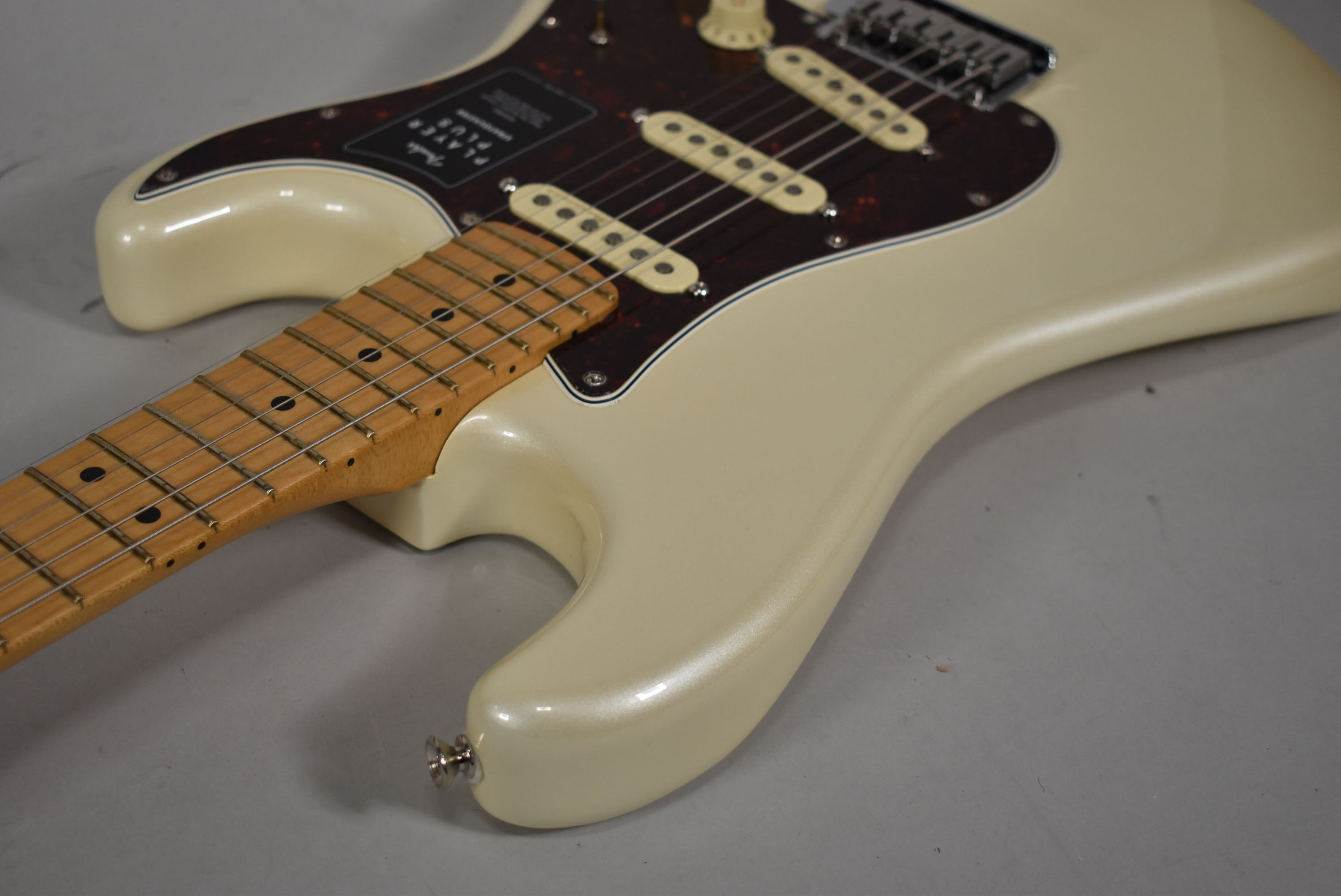 2021 Fender Player Plus Stratocaster Olympic Pearl Finish Electric Gui ...